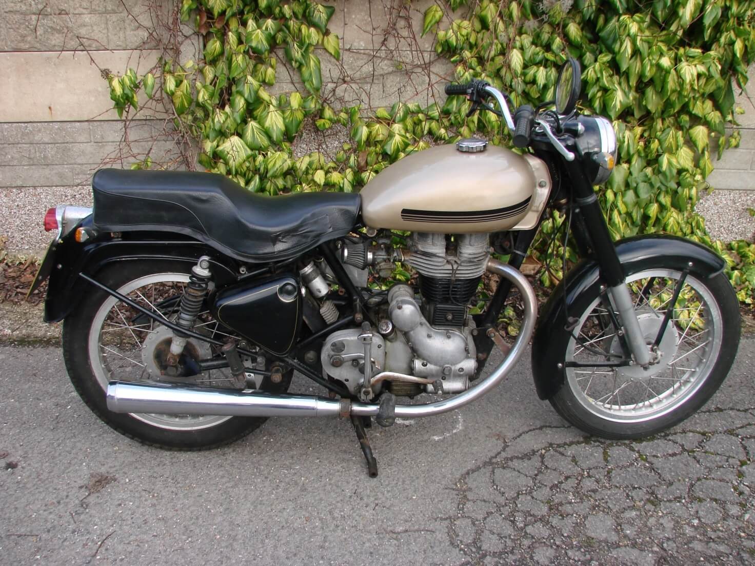 ROYAL ENFIELD 350 BULLET - BOL D'OR MOTORCYCLES